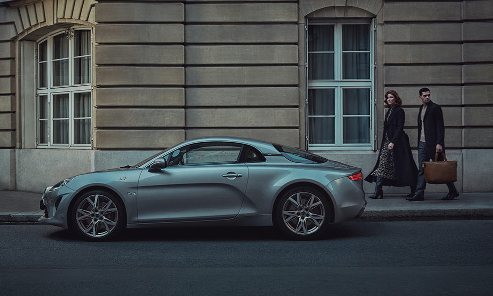 Alpine A110 Légende GT in Bleu Abysse et Noir | FASHIONPAPER – das ...